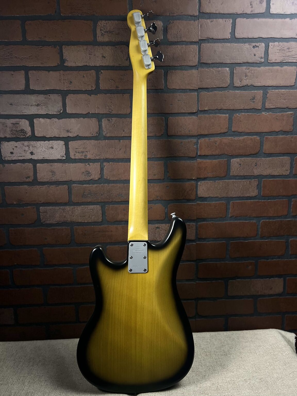 Woodcraft Ampmaster 4 String Short Scale 30″ Electric Bass Guitar ...